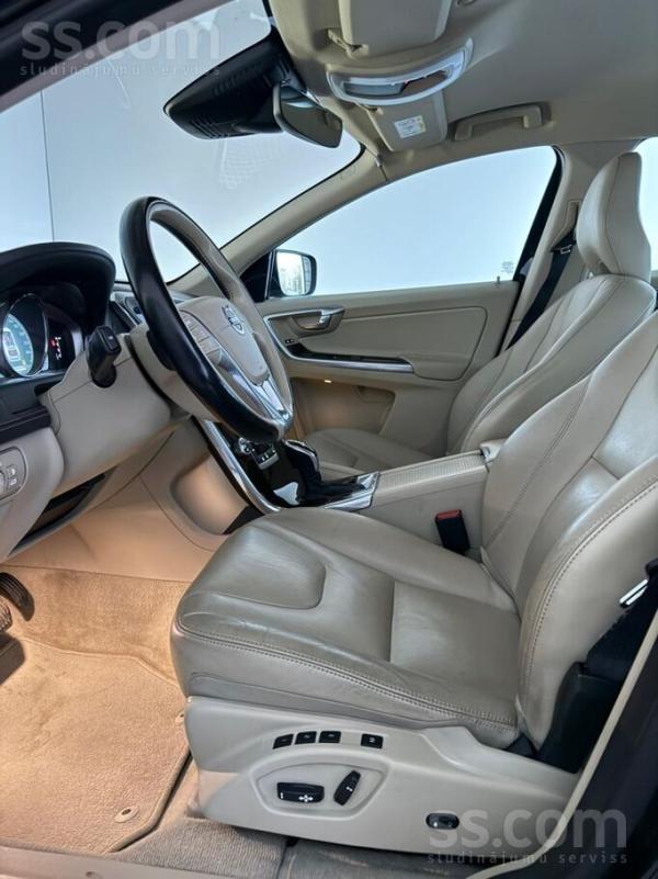Melns Volvo XC60 2016 Rīga, ar dzinēja tilpumu 2.40 L un nobraukumu 165 tūkst. km par 16990 €, foto 7 vietnē AUTOMOTO.COM.LV
