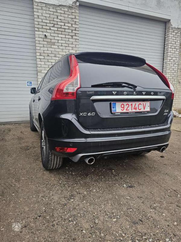 Melns Volvo XC60 2016 Panevēža, ar dzinēja tilpumu 2.40 L un nobraukumu 342 tūkst. km par 6300 €, foto 1 vietnē AUTOMOTO.COM.LV