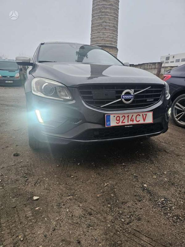 Melns Volvo XC60 2016 Panevēža, ar dzinēja tilpumu 2.40 L un nobraukumu 342 tūkst. km par 6300 €, foto 2 vietnē AUTOMOTO.COM.LV