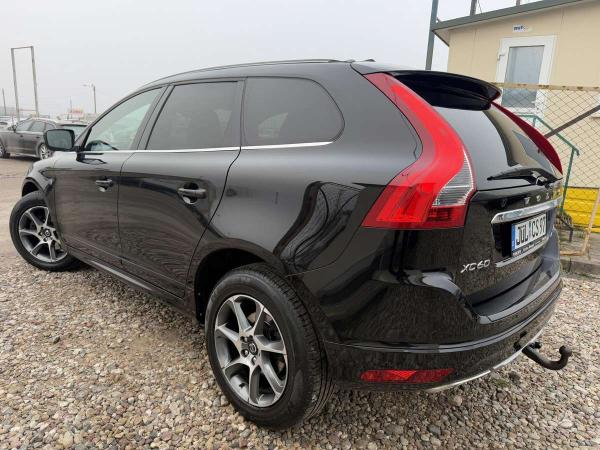 Melns Volvo XC60 2016 Viļņa, ar dzinēja tilpumu 2.40 L un nobraukumu 200 tūkst. km par 14600 €, foto 4 vietnē AUTOMOTO.COM.LV