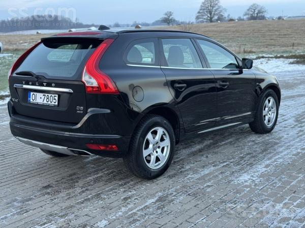Black Volvo XC60 2016 in Talsi, with an engine capacity of 2.40 L and mileage of 189 thousand km for 14970 €, photo 6 on AUTOMOTO.COM.LV