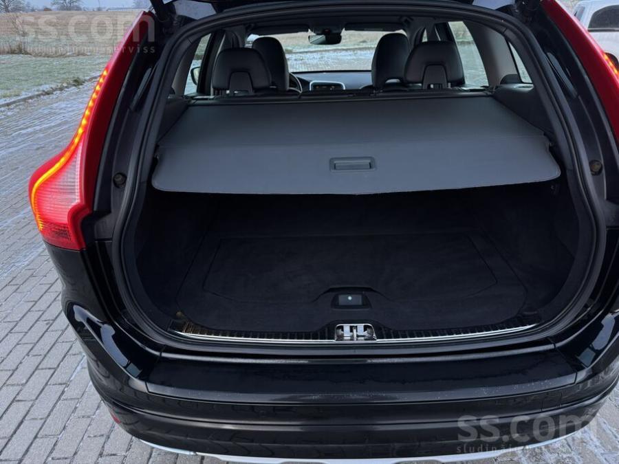 Black Volvo XC60 2016 in Talsi, with an engine capacity of 2.40 L and mileage of 189 thousand km for 14970 €, photo 17 on AUTOMOTO.COM.LV
