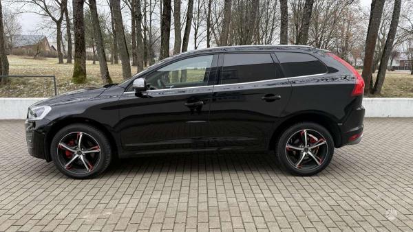 Black Volvo XC60 2016 in Jurbarkas, with an engine capacity of 2.40 L and mileage of 174 thousand km for 15300 €, photo 4 on AUTOMOTO.COM.LV
