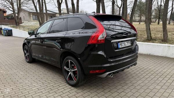 Black Volvo XC60 2016 in Jurbarkas, with an engine capacity of 2.40 L and mileage of 174 thousand km for 15300 €, photo 5 on AUTOMOTO.COM.LV