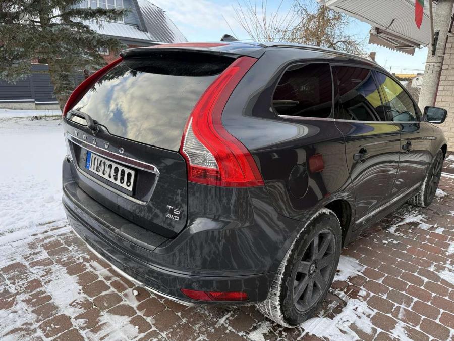 Melns Volvo XC60 2016 Viļņa, ar dzinēja tilpumu 2.95 L un nobraukumu 126 tūkst. km par 14999 €, foto 2 vietnē AUTOMOTO.COM.LV