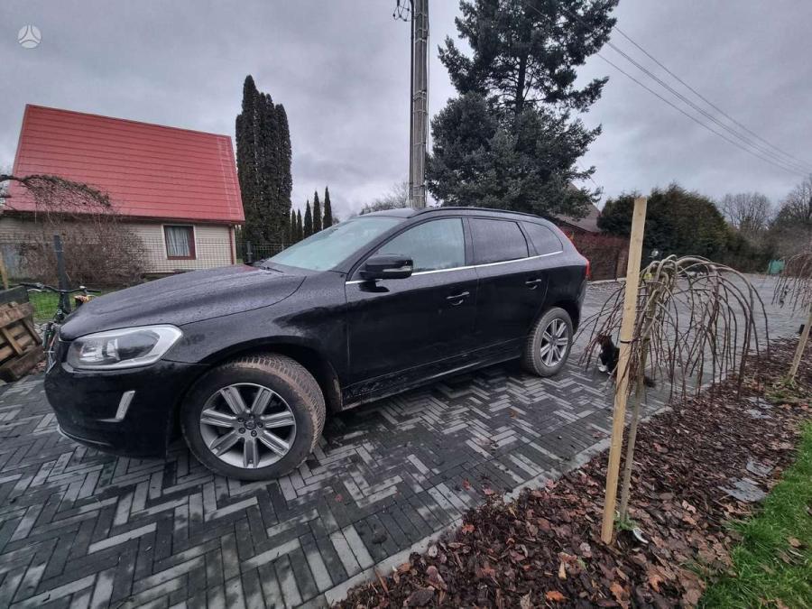 Melns Volvo XC60 2016 Kauņa, ar dzinēja tilpumu 1.97 L un nobraukumu 175 tūkst. km par 13200 €, foto 4 vietnē AUTOMOTO.COM.LV