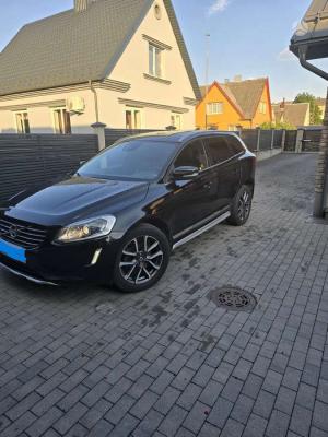Black Volvo XC60 2016 in Taurage, with an engine capacity of 2.40 L and mileage of 120 thousand km for 14300 €, photo 2 on AUTOMOTO.COM.LV