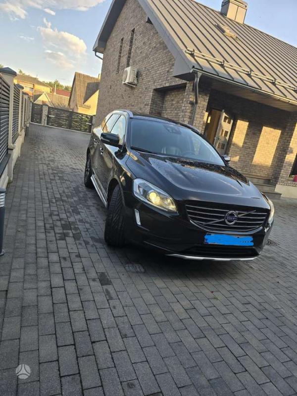 Black Volvo XC60 2016 in Taurage, with an engine capacity of 2.40 L and mileage of 120 thousand km for 14300 €, photo 3 on AUTOMOTO.COM.LV