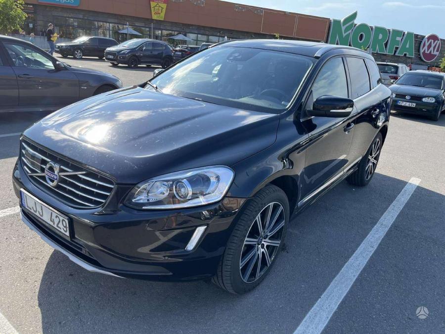 Black Volvo XC60 2016 in Kaunas, with an engine capacity of 2.00 L and mileage of 273 thousand km for 13990 €, photo 34 on AUTOMOTO.COM.LV