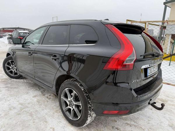 Melns Volvo XC60 2016 Viļņa, ar dzinēja tilpumu 2.40 L un nobraukumu 200 tūkst. km par 14500 €, foto 6 vietnē AUTOMOTO.COM.LV
