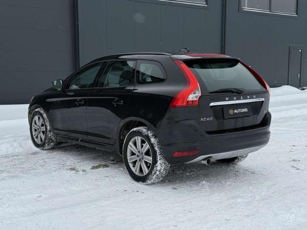 Melns Volvo XC60 2016 Kauņa, ar dzinēja tilpumu 1.97 L un nobraukumu 239 tūkst. km par 11499 €, foto 3 vietnē AUTOMOTO.COM.LV