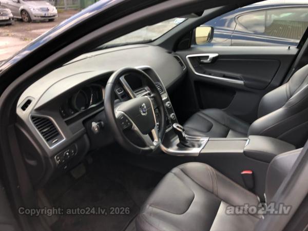 Black Volvo XC60 2016 in Tallinn, with an engine capacity of 2.40 L and mileage of 175 thousand km for 19000 €, photo 10 on AUTOMOTO.COM.LV