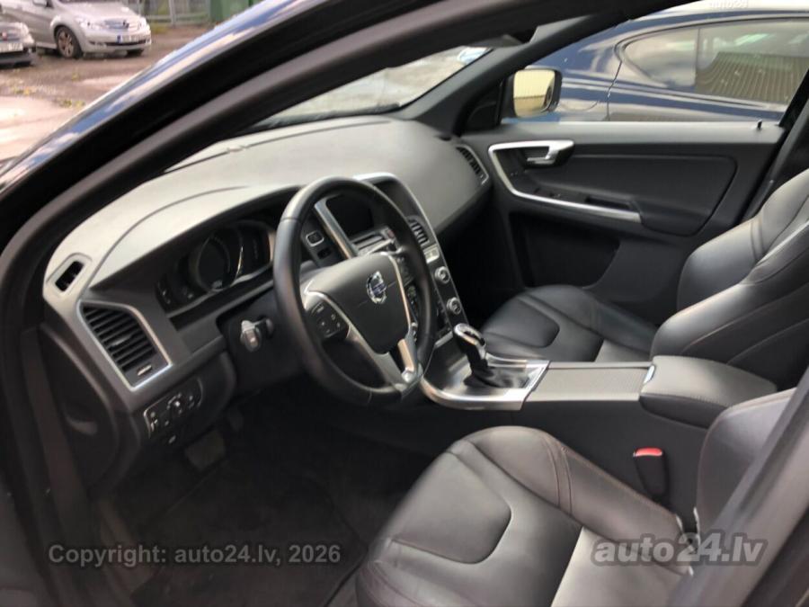 Melns Volvo XC60 2016 Tallina, ar dzinēja tilpumu 2.40 L un nobraukumu 175 tūkst. km par 19000 €, foto 10 vietnē AUTOMOTO.COM.LV