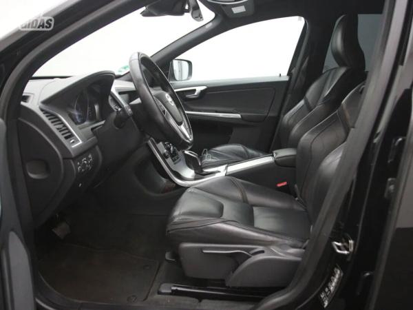 Black Volvo XC60 2016 in Vilnius, with an engine capacity of 2.00 L and mileage of 215 thousand km for 15599 €, photo 4 on AUTOMOTO.COM.LV