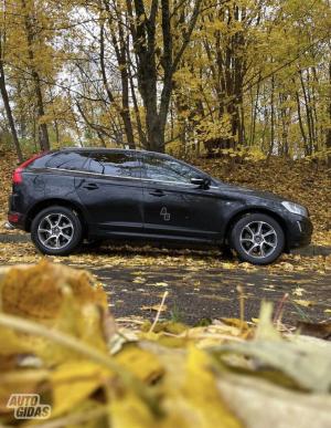 Black Volvo XC60 2016 in Vilnius, with an engine capacity of 2.00 L and mileage of 325 thousand km for 9999 €, photo 4 on AUTOMOTO.COM.LV