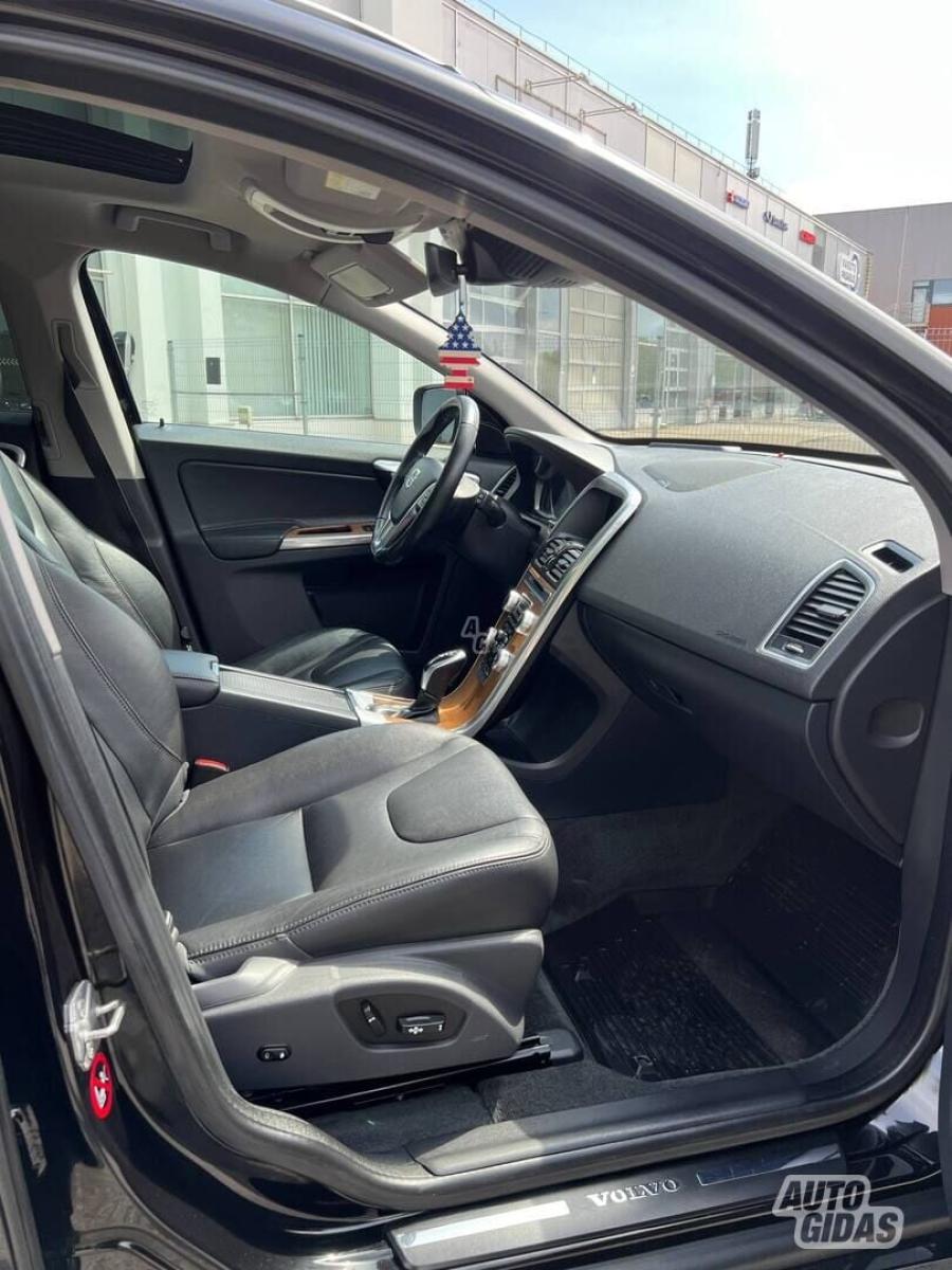 Melns Volvo XC60 2016 Klaipėda, ar dzinēja tilpumu 3.00 L un nobraukumu 284 tūkst. km par 13800 €, foto 8 vietnē AUTOMOTO.COM.LV