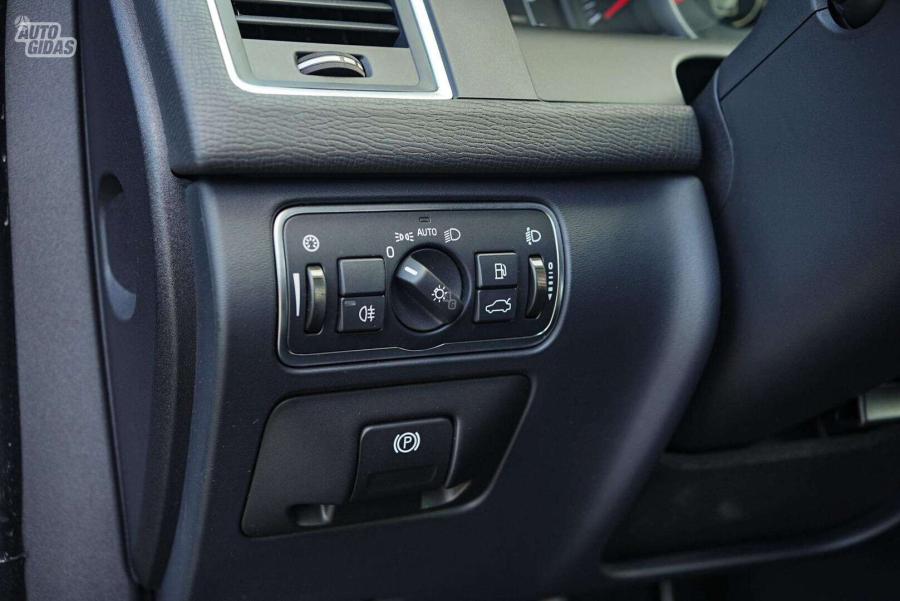 Melns Volvo XC60 2016 Marijampole, ar dzinēja tilpumu 2.00 L un nobraukumu 274 tūkst. km par 11950 €, foto 19 vietnē AUTOMOTO.COM.LV