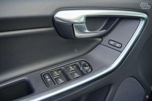 Melns Volvo XC60 2016 Marijampole, ar dzinēja tilpumu 2.00 L un nobraukumu 274 tūkst. km par 11950 €, foto 20 vietnē AUTOMOTO.COM.LV
