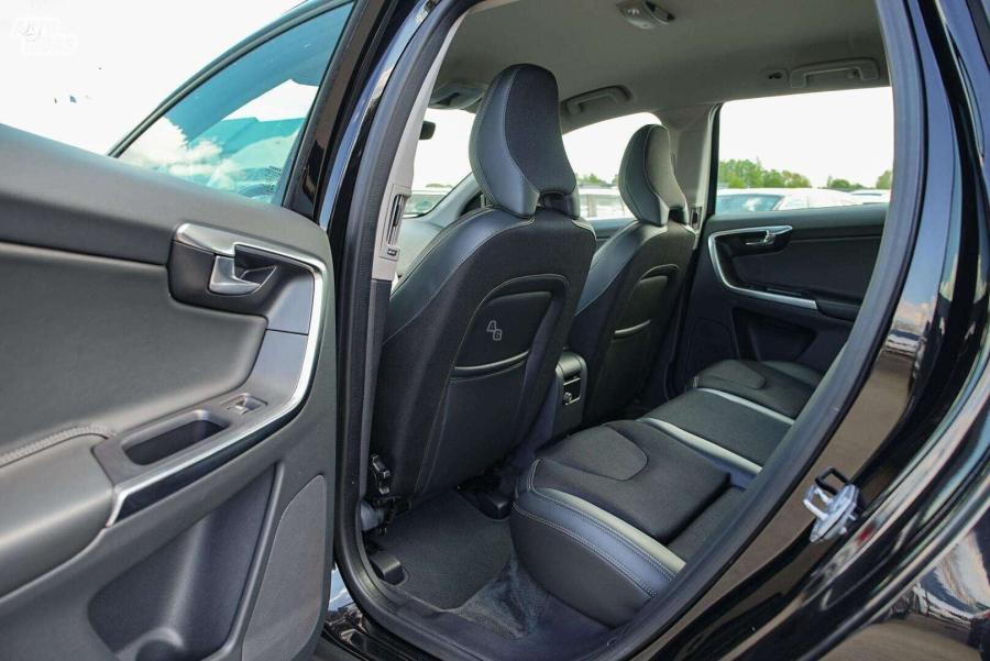 Melns Volvo XC60 2016 Marijampole, ar dzinēja tilpumu 2.00 L un nobraukumu 274 tūkst. km par 11950 €, foto 21 vietnē AUTOMOTO.COM.LV