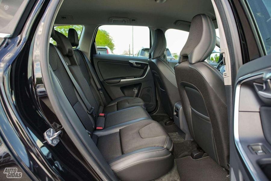 Melns Volvo XC60 2016 Marijampole, ar dzinēja tilpumu 2.00 L un nobraukumu 274 tūkst. km par 11950 €, foto 24 vietnē AUTOMOTO.COM.LV