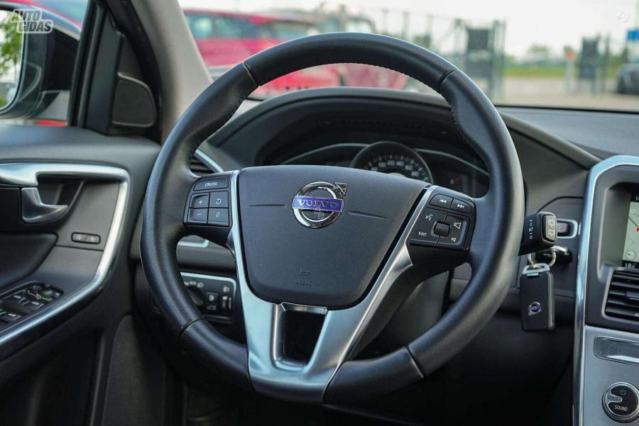 Melns Volvo XC60 2016 Marijampole, ar dzinēja tilpumu 2.00 L un nobraukumu 274 tūkst. km par 11950 €, foto 28 vietnē AUTOMOTO.COM.LV