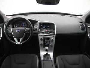 Black Volvo XC60 2016 in Vilnius, with an engine capacity of 2.00 L and mileage of 266 thousand km for 12499 €, photo 3 on AUTOMOTO.COM.LV
