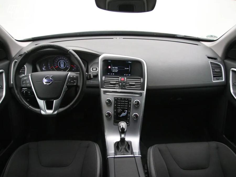 Black Volvo XC60 2016 in Vilnius, with an engine capacity of 2.00 L and mileage of 266 thousand km for 12499 €, photo 3 on AUTOMOTO.COM.LV
