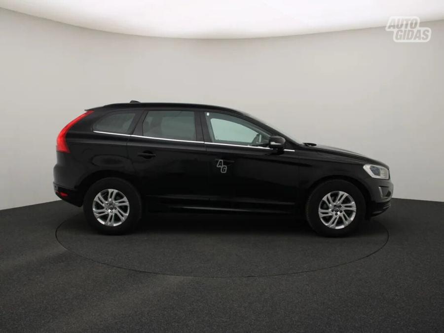 Black Volvo XC60 2016 in Vilnius, with an engine capacity of 2.00 L and mileage of 266 thousand km for 12499 €, photo 10 on AUTOMOTO.COM.LV