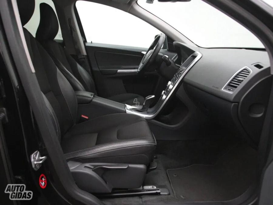 Black Volvo XC60 2016 in Vilnius, with an engine capacity of 2.00 L and mileage of 266 thousand km for 12499 €, photo 15 on AUTOMOTO.COM.LV
