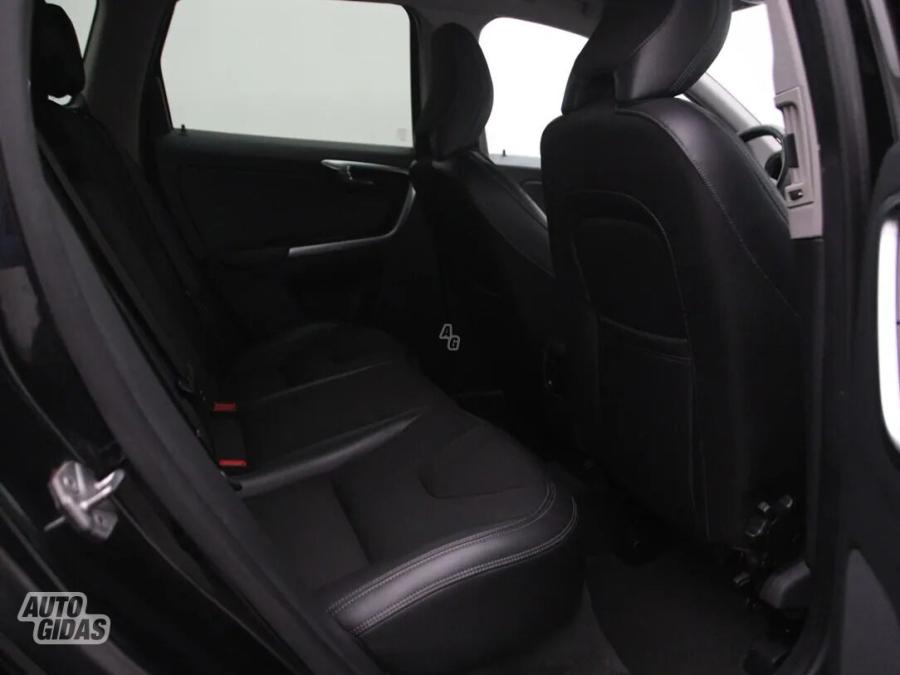 Black Volvo XC60 2016 in Vilnius, with an engine capacity of 2.00 L and mileage of 266 thousand km for 12499 €, photo 16 on AUTOMOTO.COM.LV
