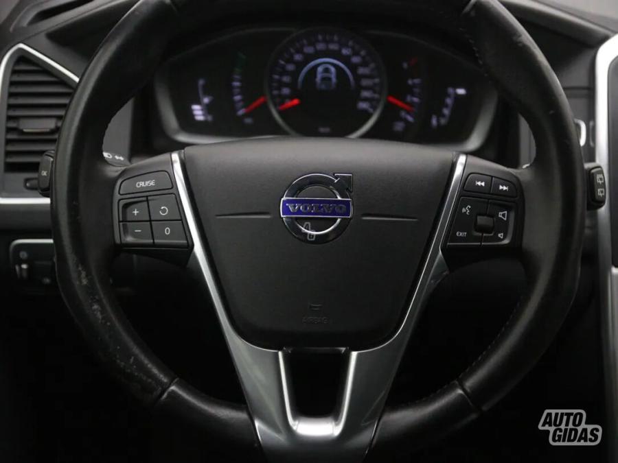 Black Volvo XC60 2016 in Vilnius, with an engine capacity of 2.00 L and mileage of 266 thousand km for 12499 €, photo 19 on AUTOMOTO.COM.LV