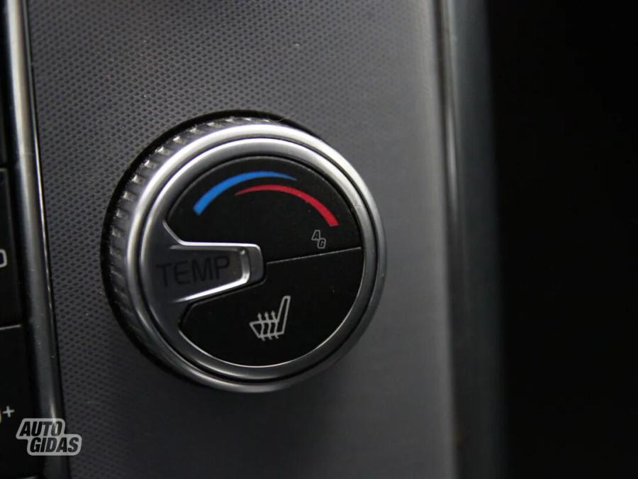 Black Volvo XC60 2016 in Vilnius, with an engine capacity of 2.00 L and mileage of 266 thousand km for 12499 €, photo 30 on AUTOMOTO.COM.LV