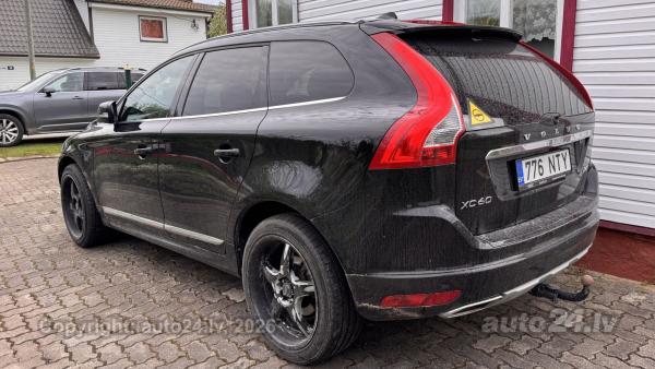 Black Volvo XC60 2016 in Tallinn, with an engine capacity of 2.40 L and mileage of 319 thousand km for 8000 €, photo 6 on AUTOMOTO.COM.LV