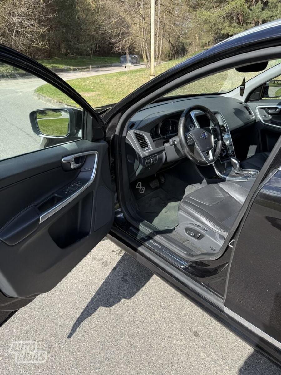 Melns Volvo XC60 2016 Viļņa, ar dzinēja tilpumu 2.00 L un nobraukumu 273 tūkst. km par 11000 €, foto 7 vietnē AUTOMOTO.COM.LV