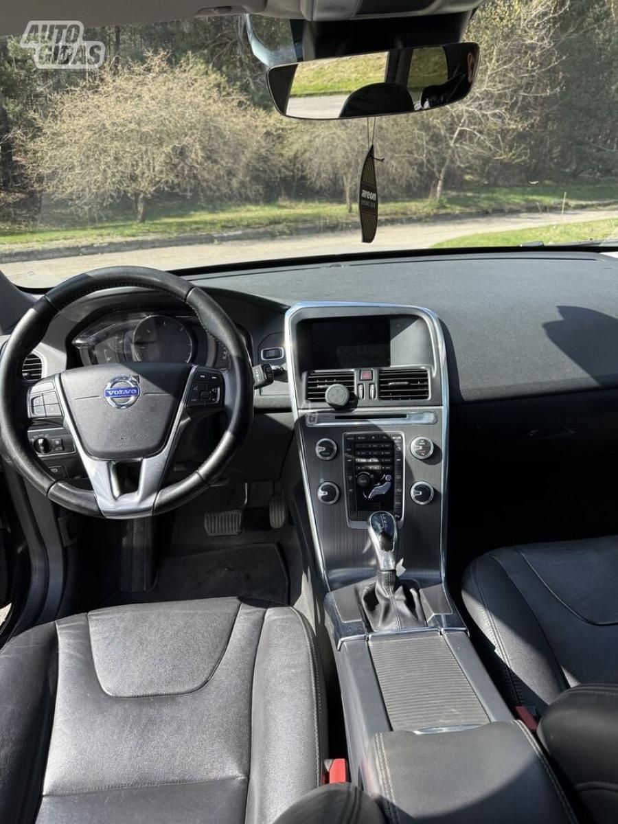 Melns Volvo XC60 2016 Viļņa, ar dzinēja tilpumu 2.00 L un nobraukumu 273 tūkst. km par 11000 €, foto 8 vietnē AUTOMOTO.COM.LV