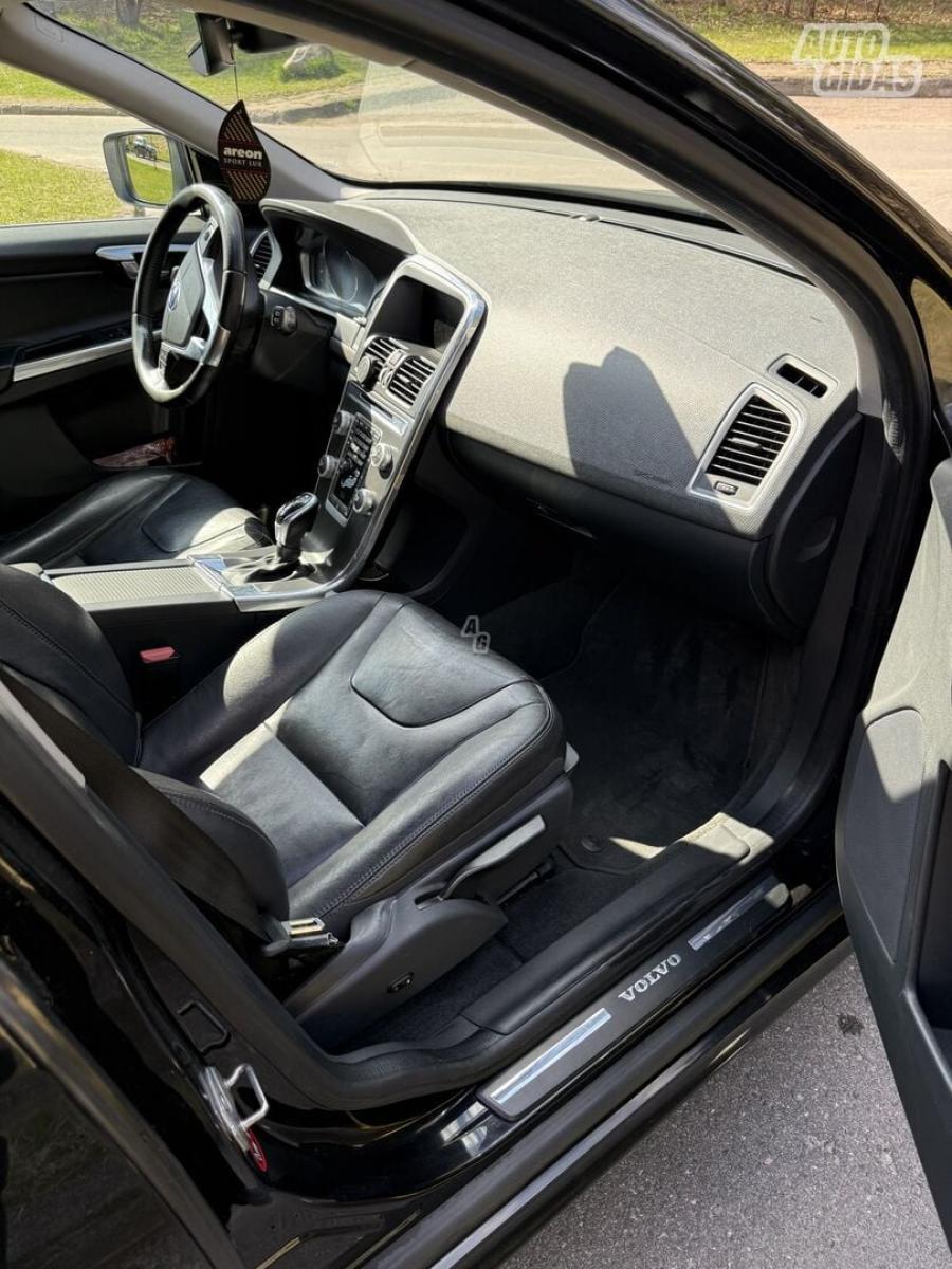 Melns Volvo XC60 2016 Viļņa, ar dzinēja tilpumu 2.00 L un nobraukumu 273 tūkst. km par 11000 €, foto 9 vietnē AUTOMOTO.COM.LV