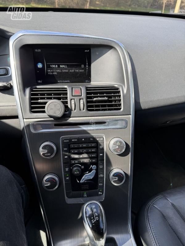 Black Volvo XC60 2016 in Vilnius, with an engine capacity of 2.00 L and mileage of 273 thousand km for 11000 €, photo 9 on AUTOMOTO.COM.LV