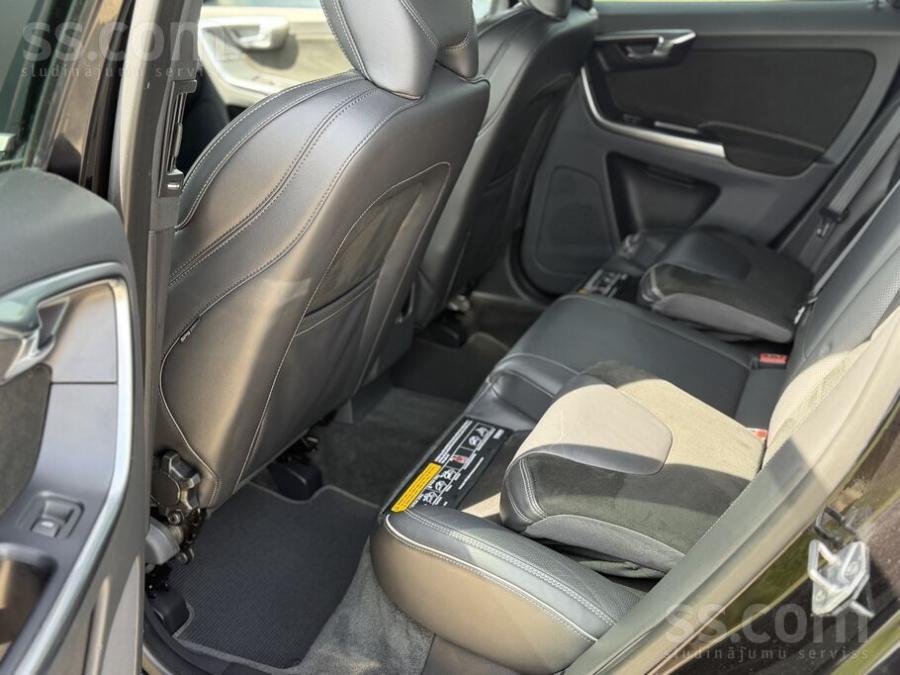 Black Volvo XC60 2016 in Riga, with an engine capacity of 2.00 L and mileage of 178 thousand km for 14900 €, photo 23 on AUTOMOTO.COM.LV