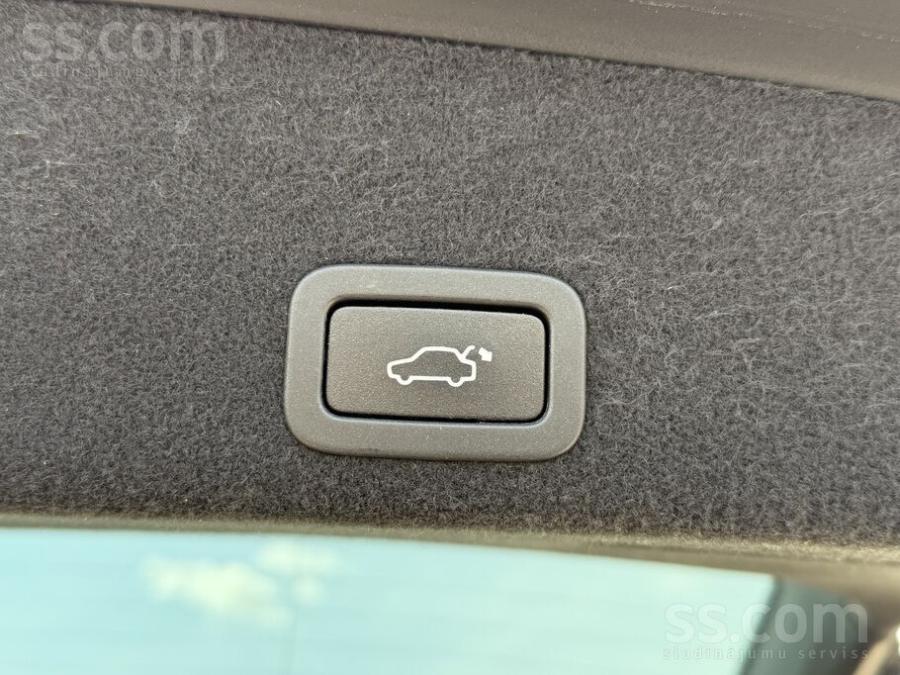 Black Volvo XC60 2016 in Riga, with an engine capacity of 2.00 L and mileage of 178 thousand km for 14900 €, photo 25 on AUTOMOTO.COM.LV