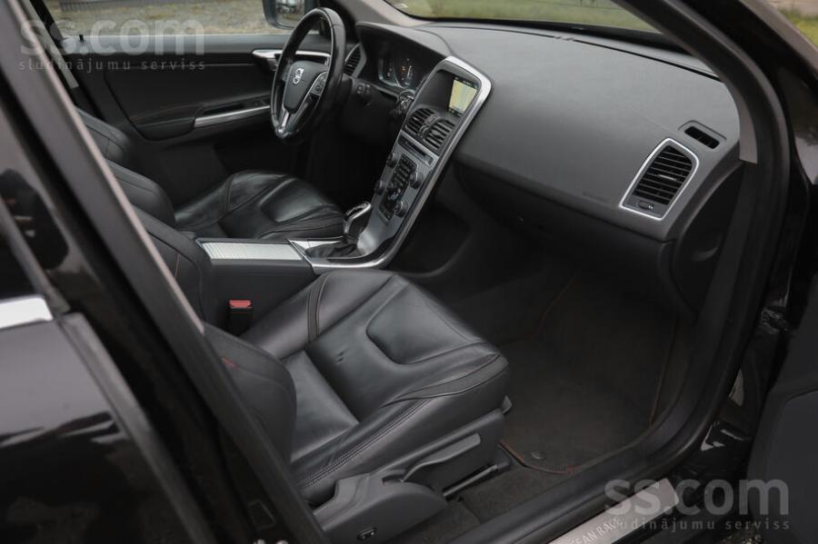 Melns Volvo XC60 2016 Rīga, ar dzinēja tilpumu 2.00 L un nobraukumu 212 tūkst. km par 12990 €, foto 9 vietnē AUTOMOTO.COM.LV