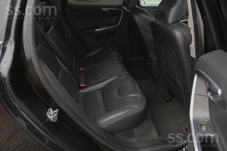 Melns Volvo XC60 2016 Rīga, ar dzinēja tilpumu 2.00 L un nobraukumu 212 tūkst. km par 12990 €, foto 11 vietnē AUTOMOTO.COM.LV