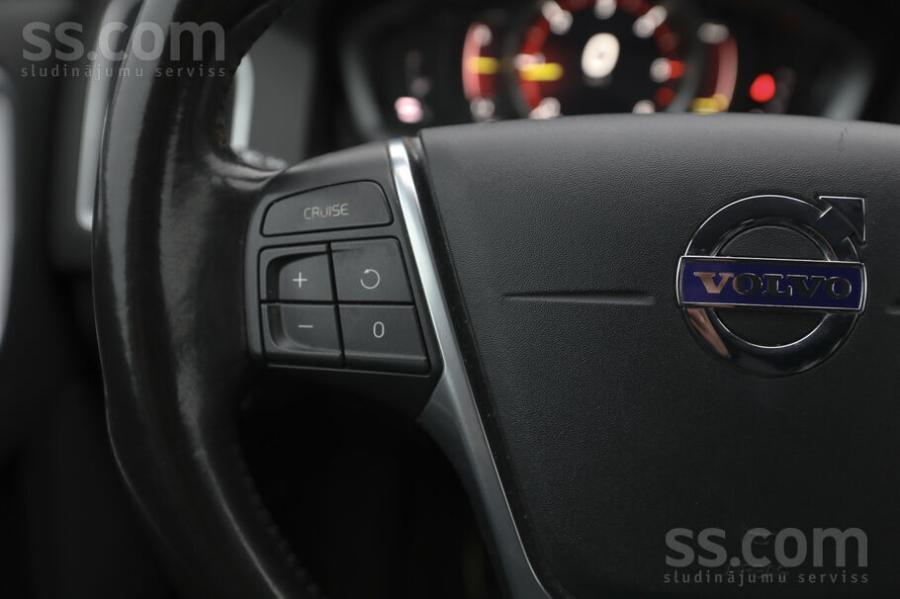 Melns Volvo XC60 2016 Rīga, ar dzinēja tilpumu 2.00 L un nobraukumu 212 tūkst. km par 12990 €, foto 13 vietnē AUTOMOTO.COM.LV