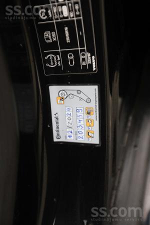 Melns Volvo XC60 2016 Rīga, ar dzinēja tilpumu 2.00 L un nobraukumu 212 tūkst. km par 12990 €, foto 22 vietnē AUTOMOTO.COM.LV