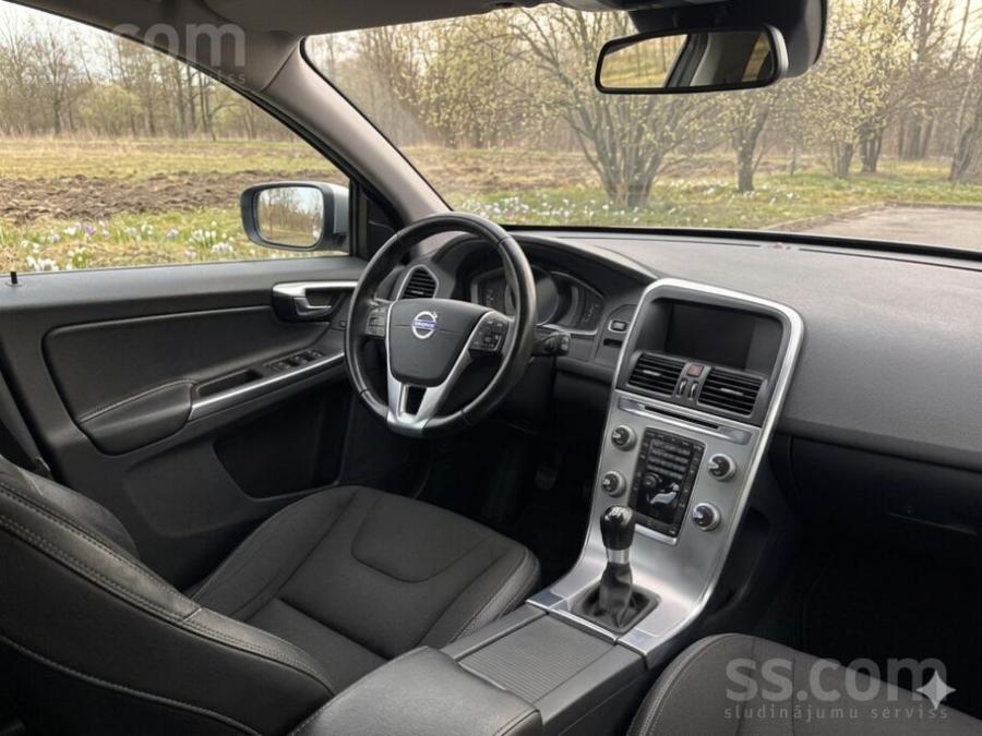 Melns Volvo XC60 2016 Rīga, ar dzinēja tilpumu 2.40 L un nobraukumu 146 tūkst. km par 14850 €, foto 11 vietnē AUTOMOTO.COM.LV