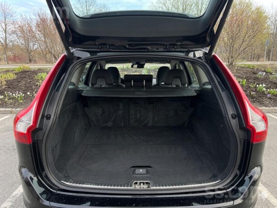 Melns Volvo XC60 2016 Rīga, ar dzinēja tilpumu 2.40 L un nobraukumu 146 tūkst. km par 14850 €, foto 12 vietnē AUTOMOTO.COM.LV