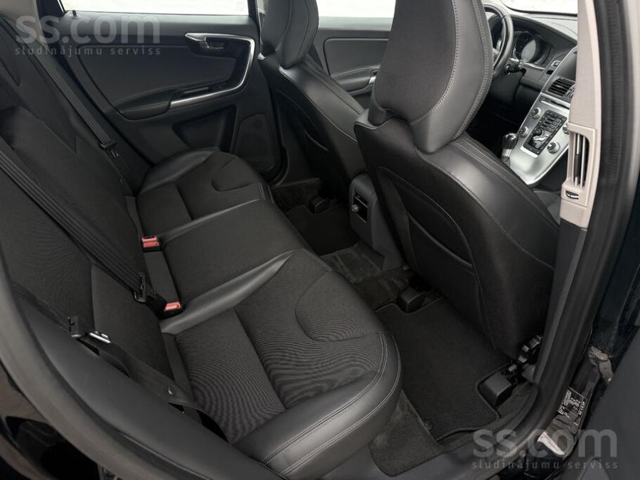 Melns Volvo XC60 2016 Rīga, ar dzinēja tilpumu 2.40 L un nobraukumu 146 tūkst. km par 14850 €, foto 17 vietnē AUTOMOTO.COM.LV