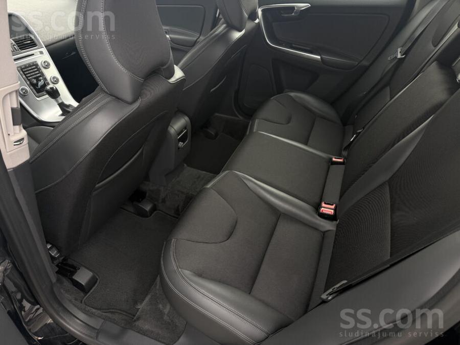 Melns Volvo XC60 2016 Rīga, ar dzinēja tilpumu 2.40 L un nobraukumu 146 tūkst. km par 14850 €, foto 19 vietnē AUTOMOTO.COM.LV