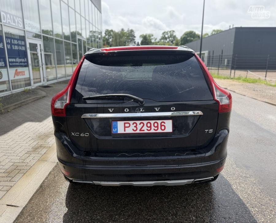 Black Volvo XC60 2016 in Alytus, with an engine capacity of 2.00 L and mileage of 165 thousand km for 9999 €, photo 5 on AUTOMOTO.COM.LV