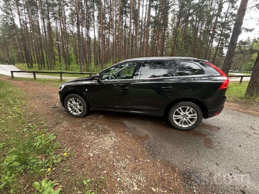 Melns Volvo XC60 2016 Daugavpils, ar dzinēja tilpumu 2.40 L un nobraukumu 260 tūkst. km par 16500 €, foto 7 vietnē AUTOMOTO.COM.LV