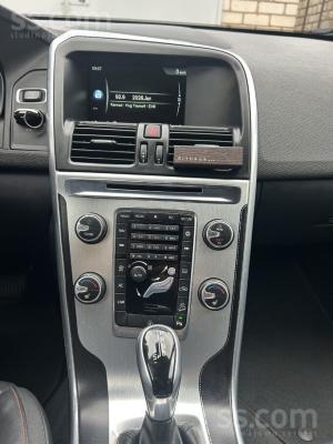 Melns Volvo XC60 2016 Daugavpils, ar dzinēja tilpumu 2.40 L un nobraukumu 260 tūkst. km par 16500 €, foto 8 vietnē AUTOMOTO.COM.LV